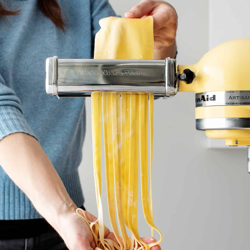 The Ultimate Guide to Finding the Best Pasta Maker - Loyal